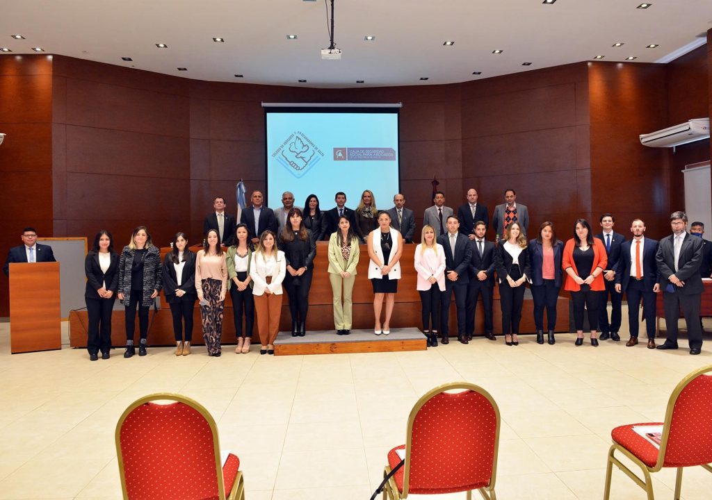 JURA 30 DE ABRIL - BIENVENIDAS Y BIENVENIDOS NUEVOS COLEGAS - Colegio de Abogados y Procuradores ...