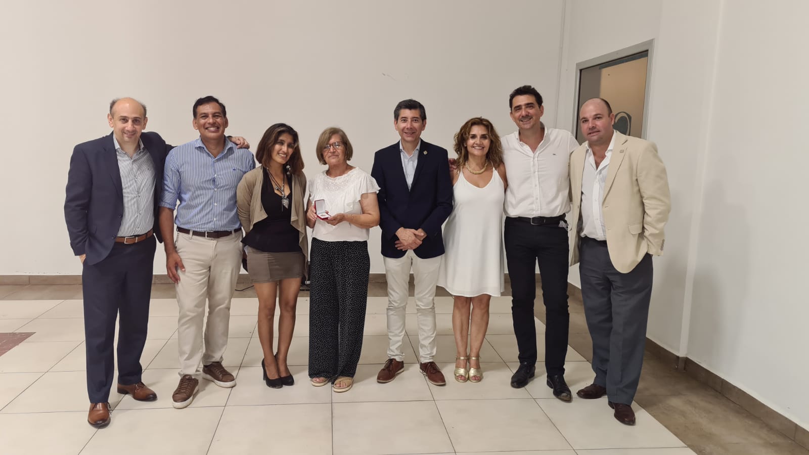 RECONOCIMIENTO POR 25 AÑOS A LA SRA. OLGA MURILLO. TRABAJADORA DEL COLEGIO. - Colegio de ...